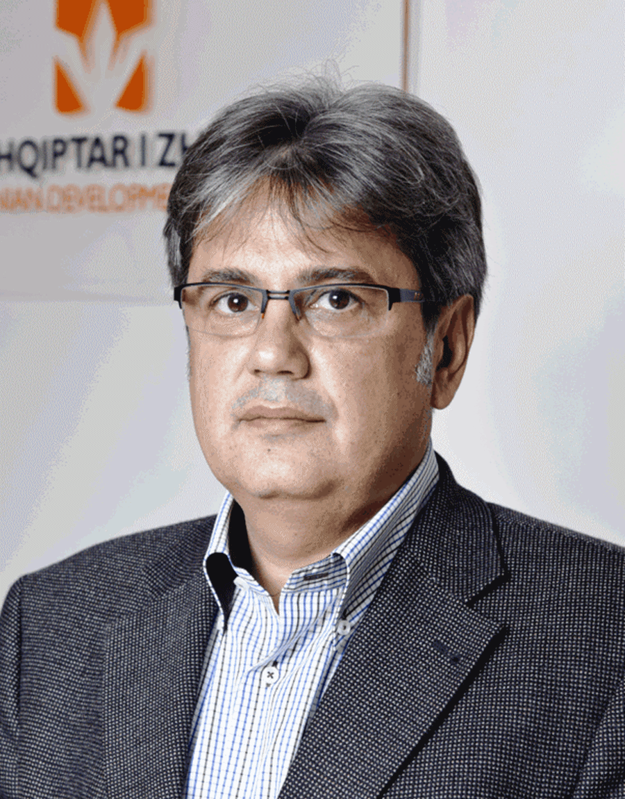 Benet Beci, njeriu i dalë nga "hiçi" tashmë oligark në Shqipëri që jep ...