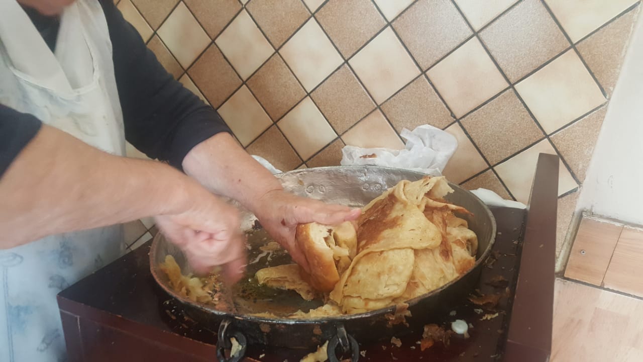 Receta e thjeshtë e bukës me bukë, ushqimit elbasanas që preferohet ...