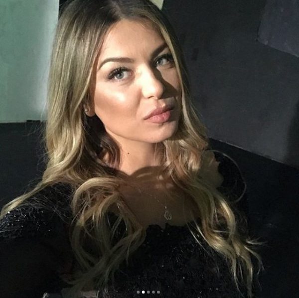 E pyesin për unazën me diamant, Rike Roçi i huton të gjithë me ...