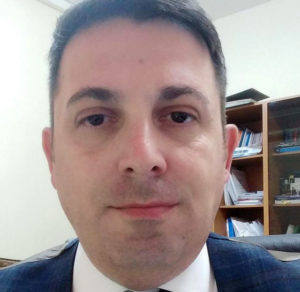 Thellohen skandalet e qeverisë/ Diplomatë nepotikë dhe me mandat të ...