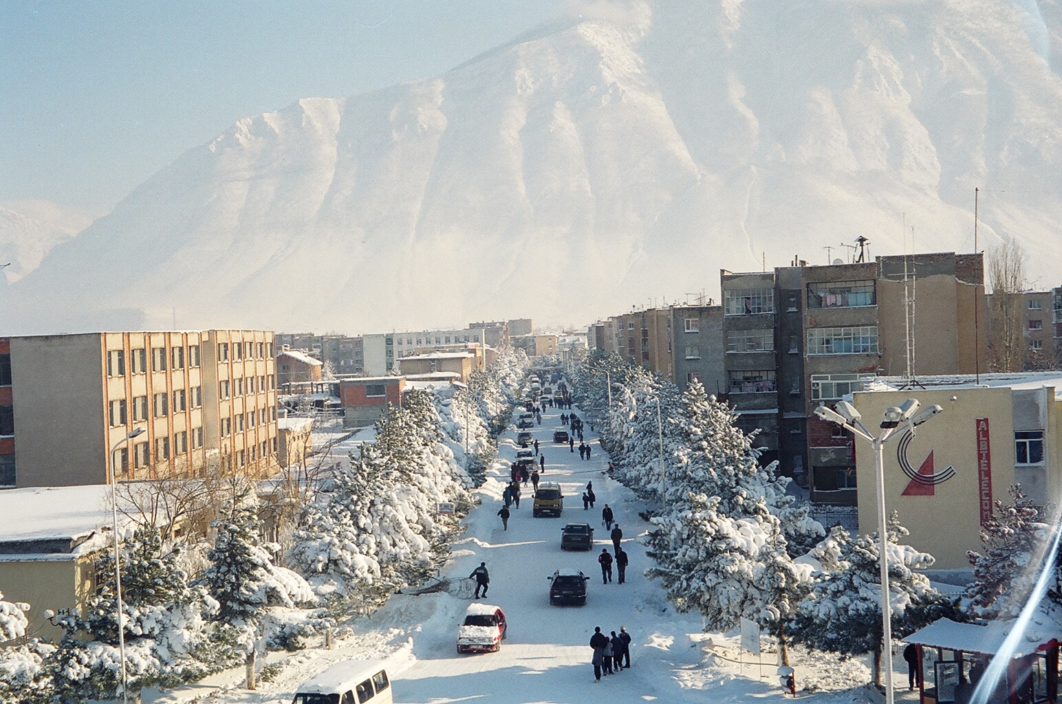 Alarmante/ Zbrazet qyteti, rreth 100 të rinj lënë Kukësin çdo javë