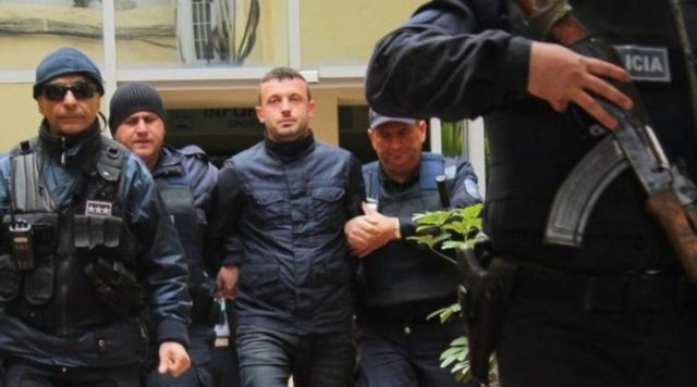 Atentati në Krujë/ Objektivi ishte Durim Bami, devijoi makinën kur ...