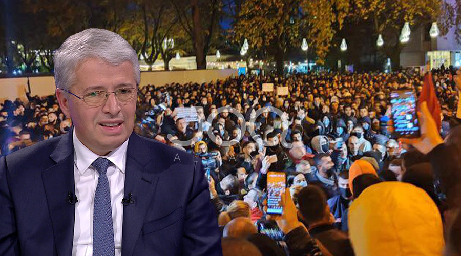 Fitojnë protestuesit! Sandër Lleshi jep dorëheqjen!