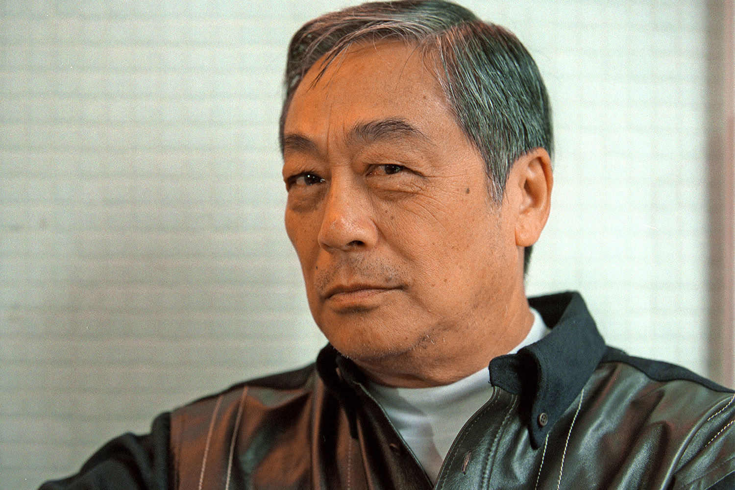 Ishte i vaksinuar me 3 doza, aktori i njohur gjendet i pajetë në një ...