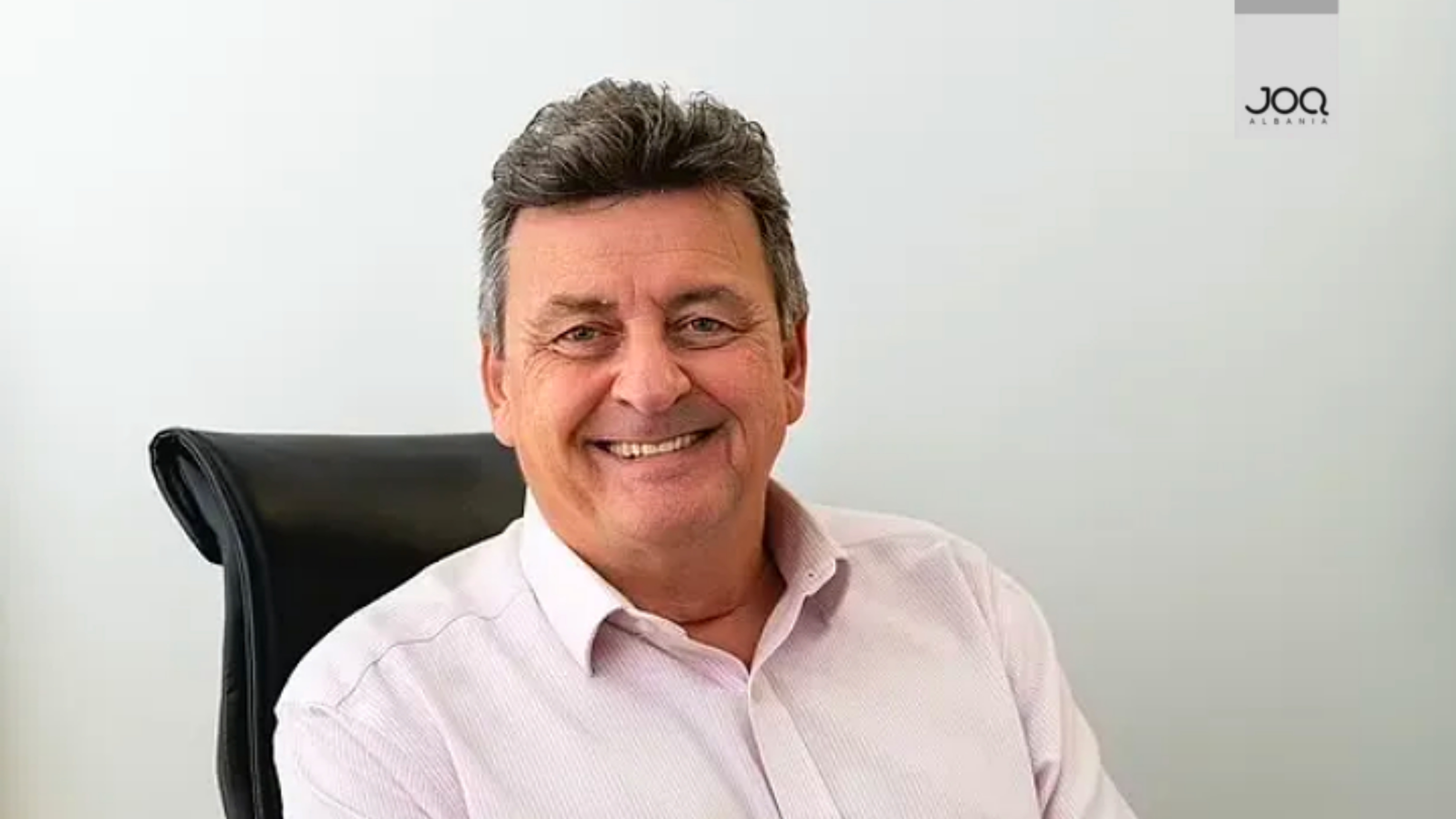 Njihuni me shefin perfekt/ Iu jep punonjësve të tij 3 ditë pushim në ...