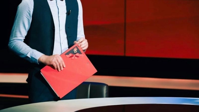 Arrestohet moderatori, mashtronte vajzat dhe u kërkonte foto intime: Do ...