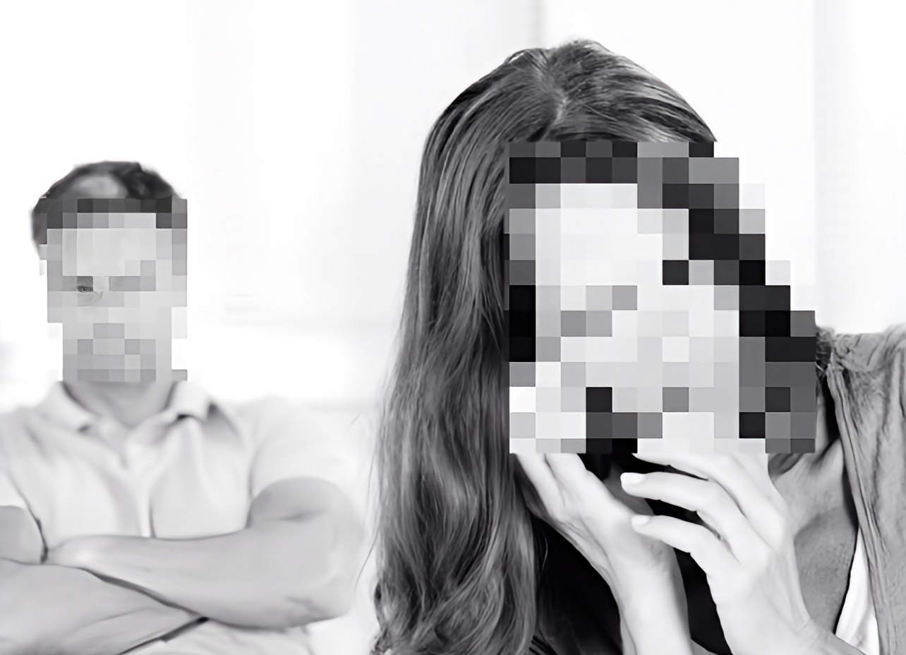 Selamiu mbyti me duar Etlevën pasi e kishte dëgjuar që po fliste në telefon