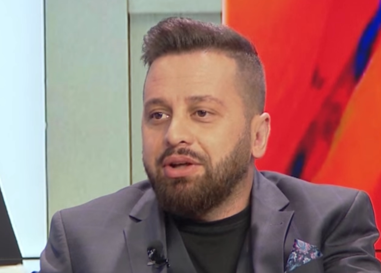 Erion Isai pranon se ka bërë operacion hundën dhe veshët