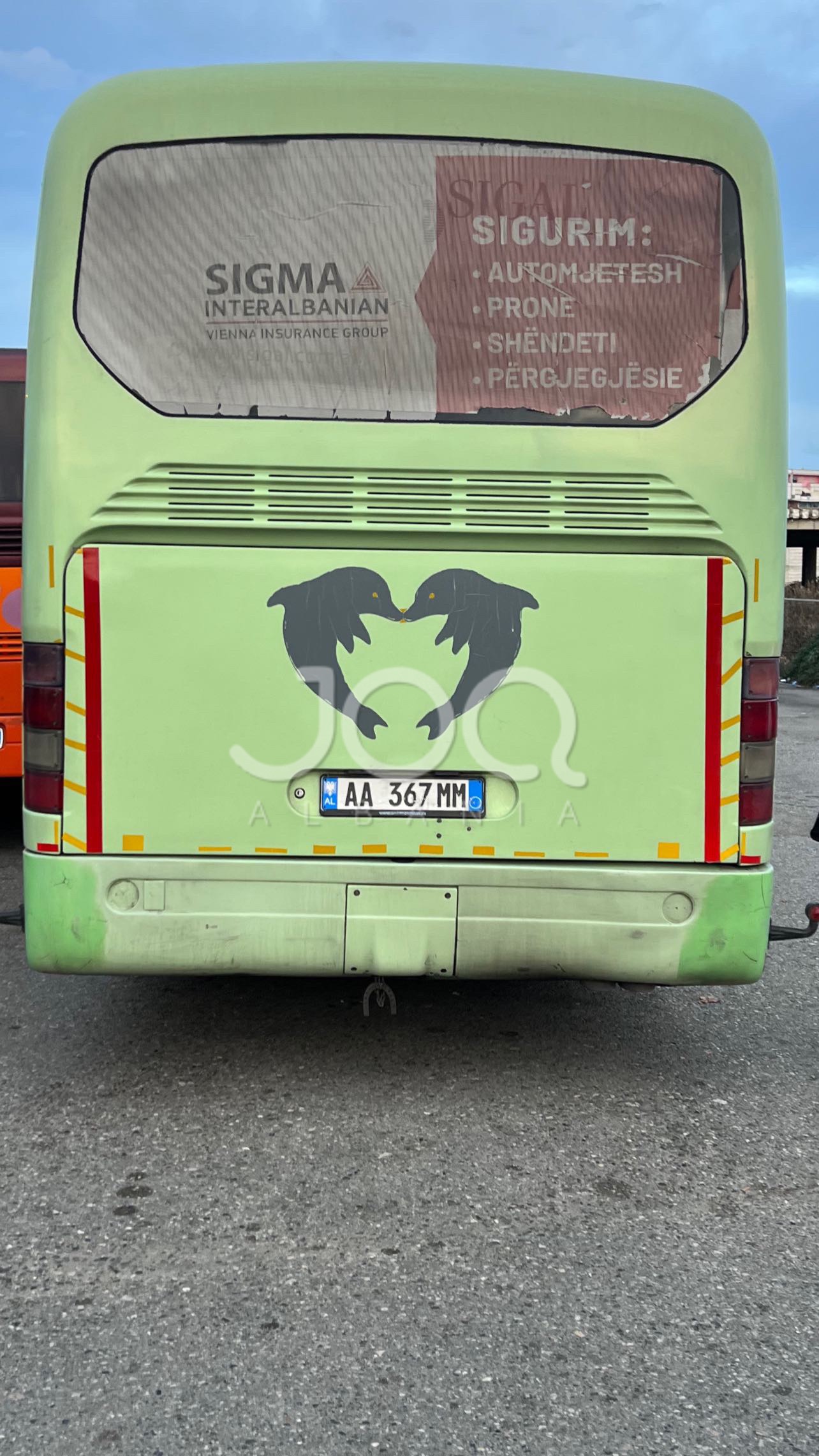 “Pasagjerët në autobusin Durrës-Tiranë shtypen si dele, s’ndizet as ...