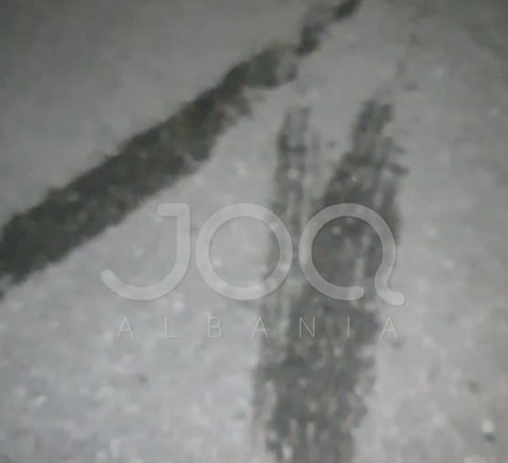 “Kujdes nëse kaloni në këtë aks rrugor, kanë hedhur vaj”