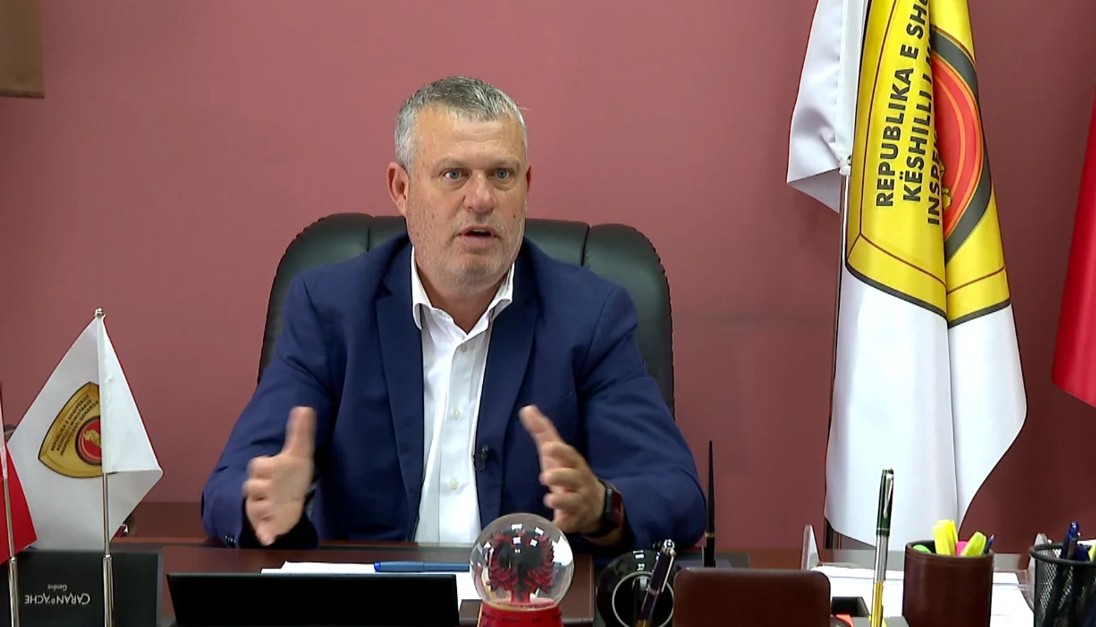 Dorëhiqet Kryeinspektori i Përgjithshëm Shkëlqim Hajdari, babai i Arbër ...